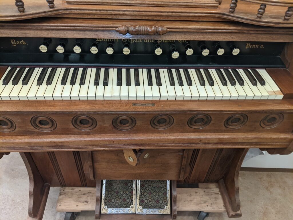 My great-grandmother's organ: a parable | Anabaptist World